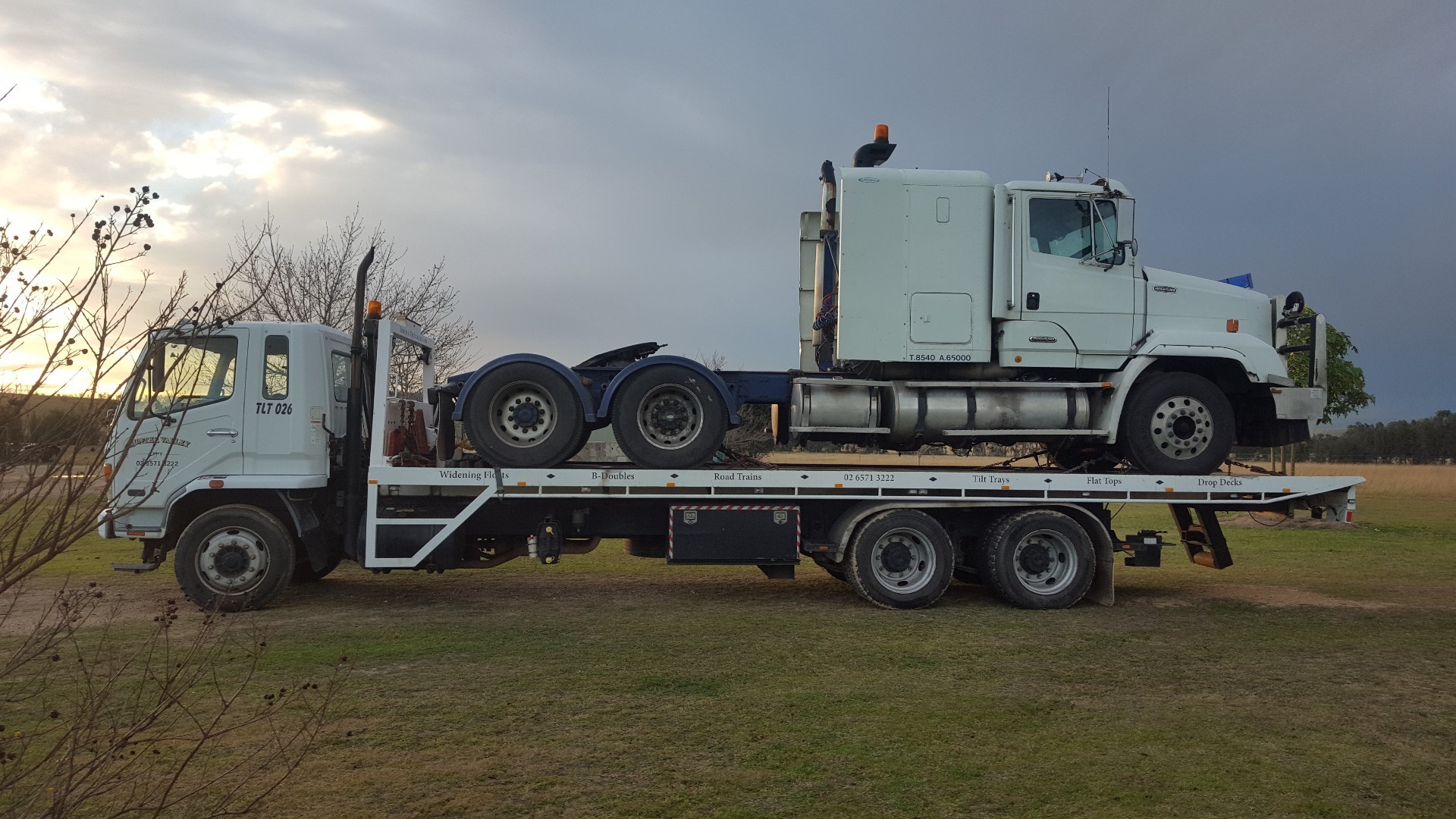 24hr Towing Service, Tilt Tray & Heavy Haulage