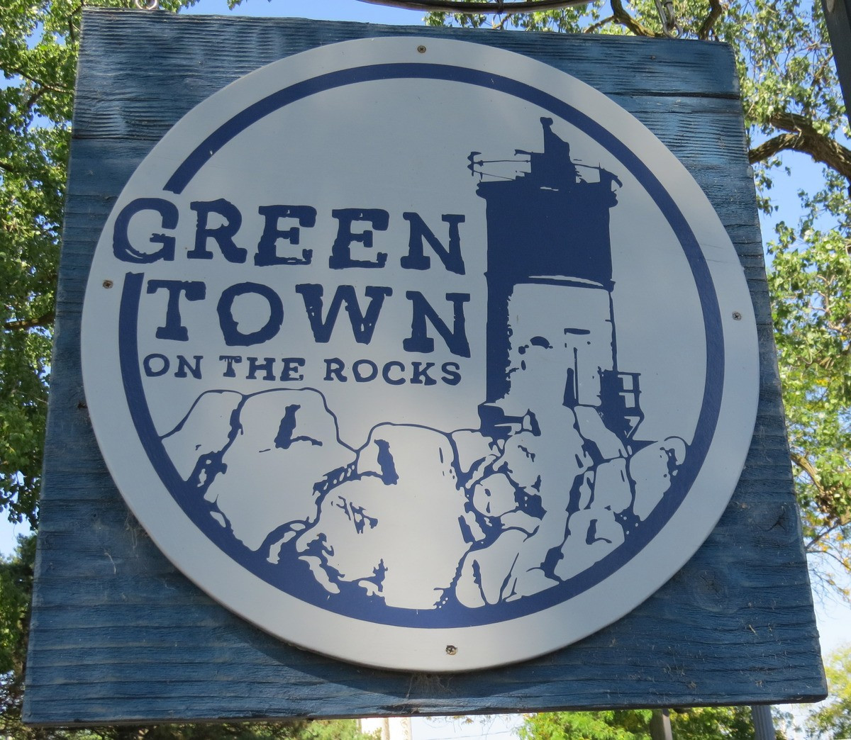 2023 Green Town On The Rocks