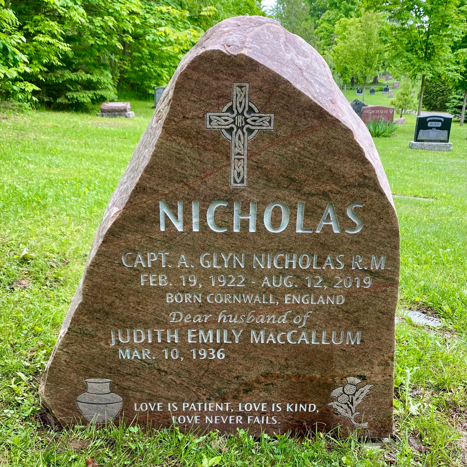 Home [www.kawarthamonuments.com]