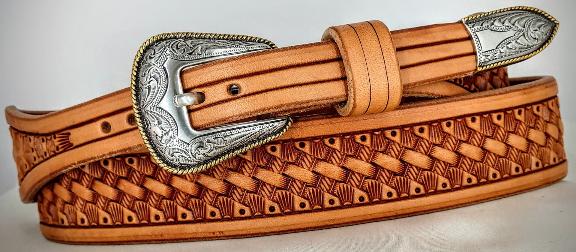Lone Tree Leather Works | Custom Features for Western Leather Belts