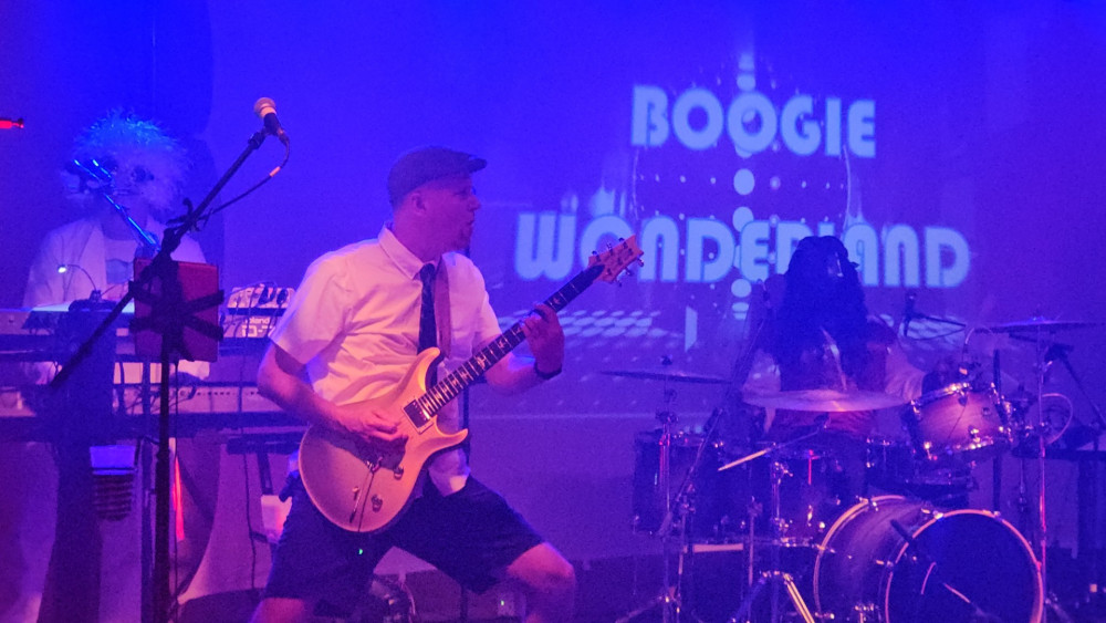 Boogie Wonderland - Home