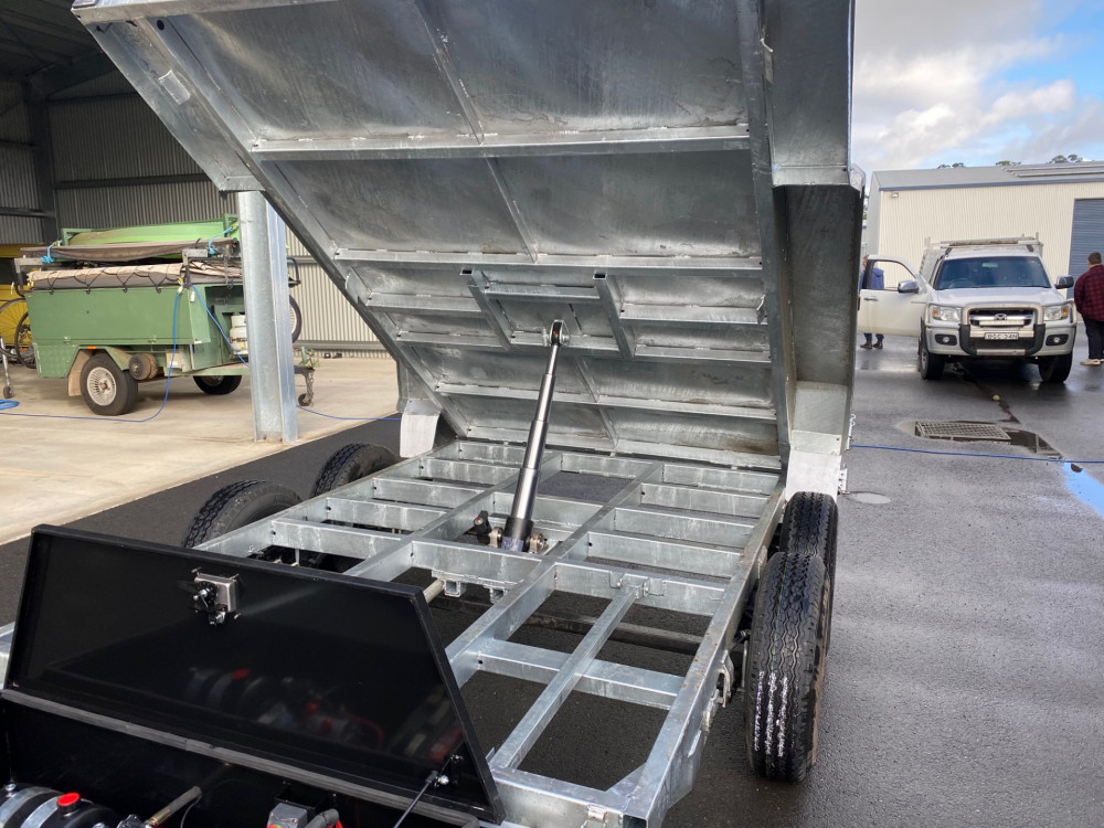 Galvanised Hydraulic Single Axle Tipper Trailers - Trailers2Go