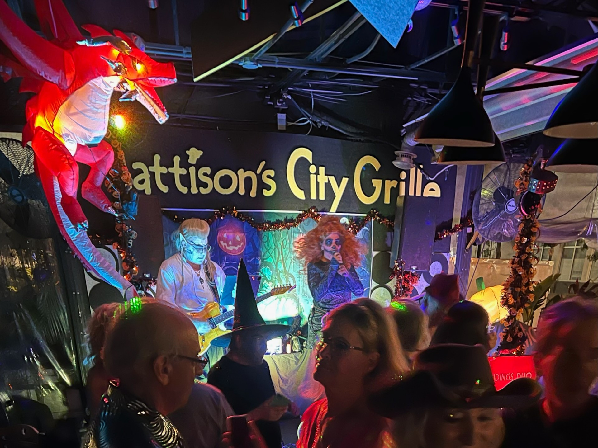 Home [www.lisaridingsduo.com]