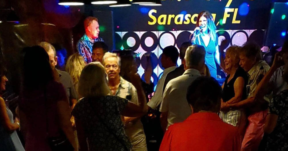 Home [www.lisaridingsduo.com]