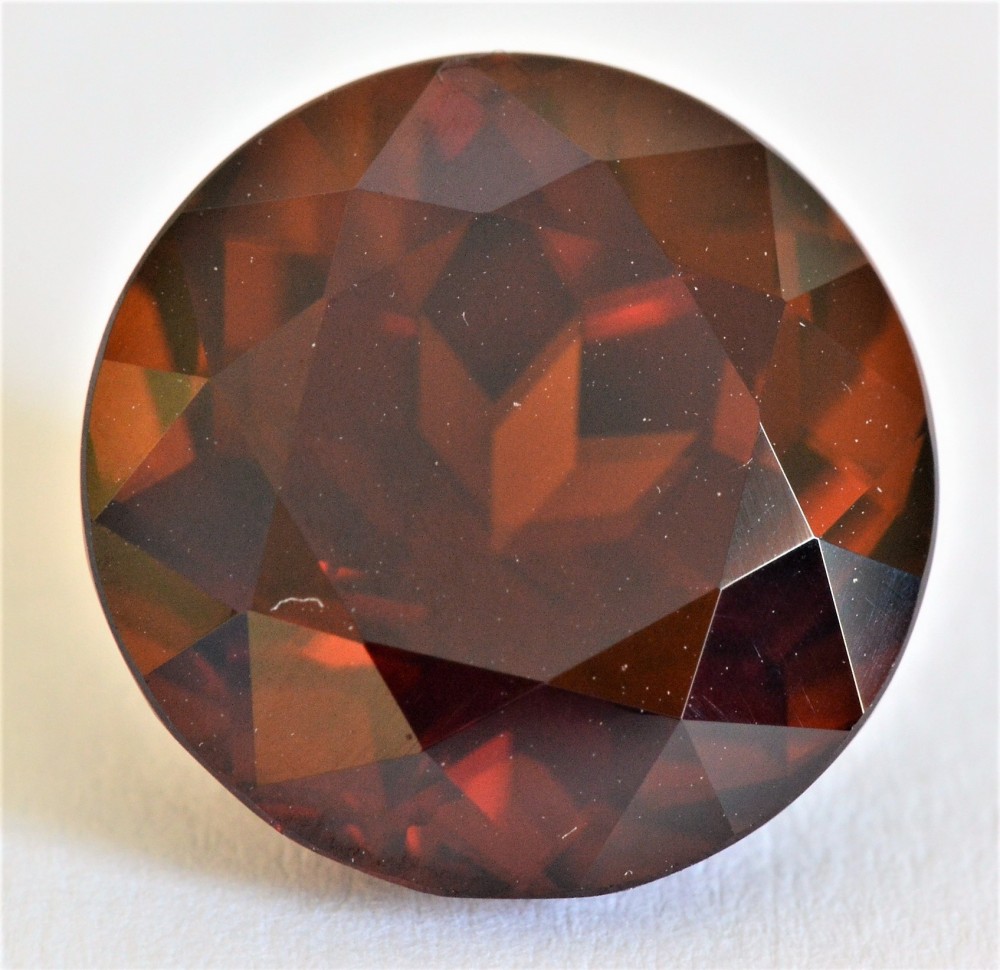 The Magnetic Metals that Color Gemstones