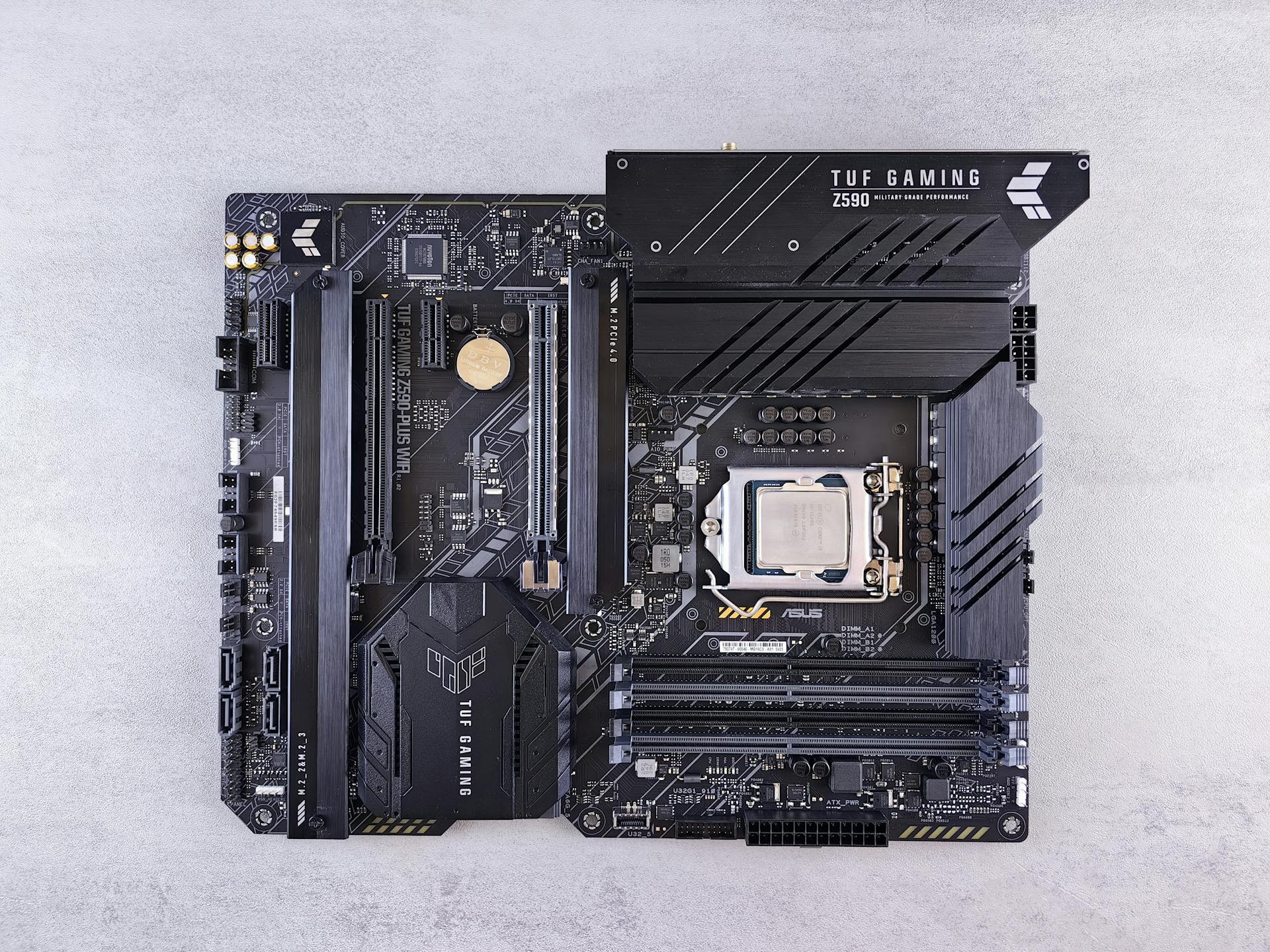 Understanding Computer Motherboards and Their Components: A ...